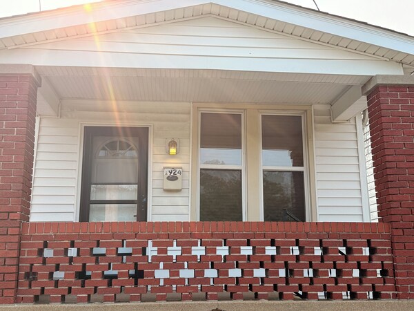 Charming 1-bedroom Home In The Heart Of The Hill! - Saint Louis, MO