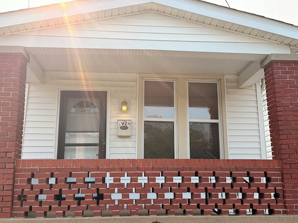 Charming 1-bedroom Home In The Heart Of The Hill! - Saint Louis, MO