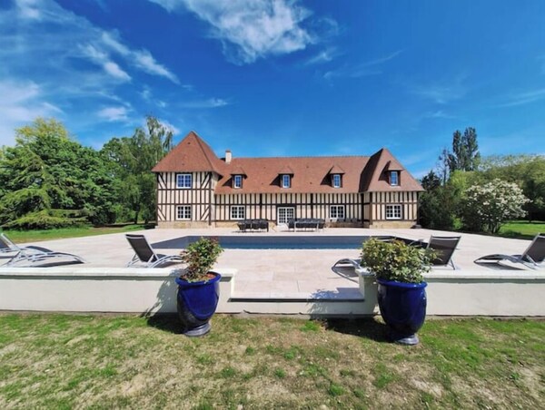 Lovely Traditional Manor New 2025 Pool (Group Up To 26x) - Hoog-Normandië