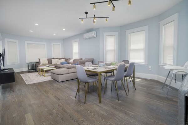 New England Traditional X Modern, 5 Bedrooms, Office, 8ppl - Boston, MA