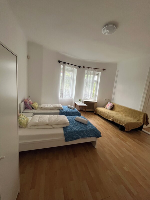 Hideaway House 01 With Garden And Free Parking - Budapest Ferenc Liszt Airport (BUD)