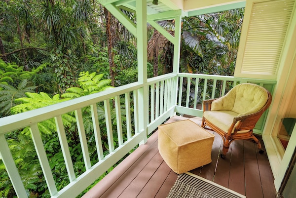 Hale Punana - "The Nest" A Cloud Forest Sanctuary Retreat Space - Kailua, HI