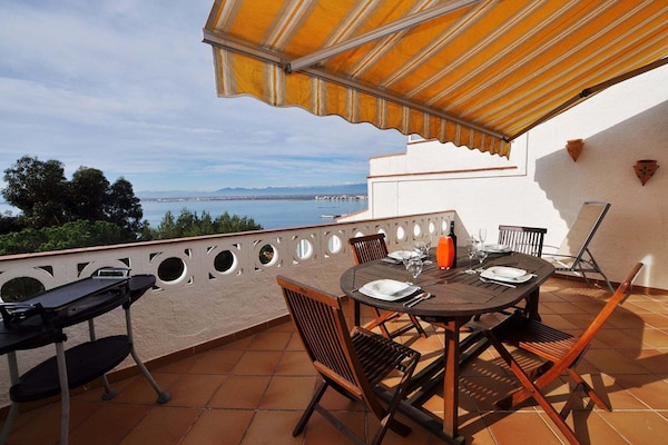 Apartment In Costa Brava With Sea View - Roses