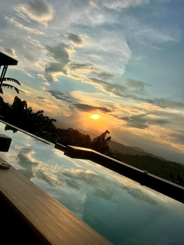 Charming Chalet With View, Pool & Jacuzzi  Your Peaceful Escape - Manizales