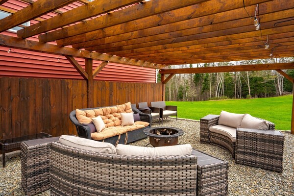 5br Rangeley Cabin W/ Cozy Patio + Trail Access - Rangeley, ME