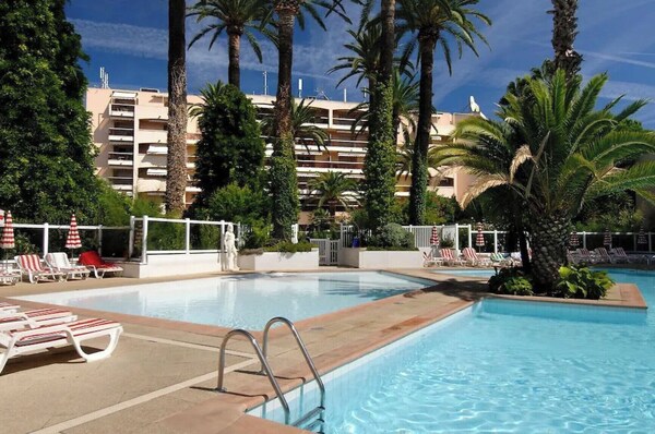 Golfe-juan - 4 People - Swimming Pool - Parking - Antibes