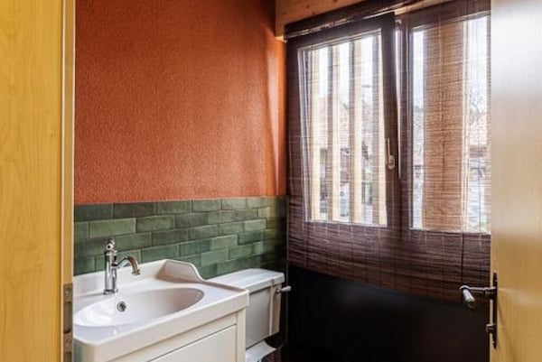 Large Farmhouse With Pool Table, Hot Tub And Alpaca Trekking, Near Bern. - Berne