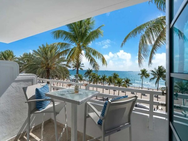 Oceanfront Condo With Stunning Views - Fort Lauderdale