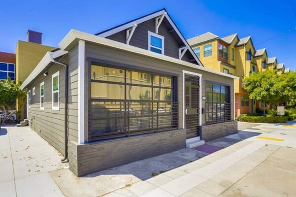 Beautifully Remodeled Studio Apartment - Bay Park - San Diego