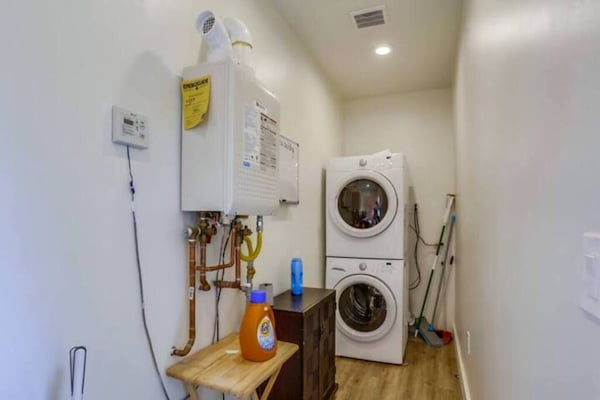 Beautiful Newly Remodeled Studio Apartments - Kearny Mesa - San Diego