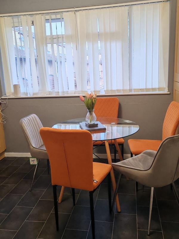 The Randolph-cosy 3br Apartment All Welcome. - Middleton Hall