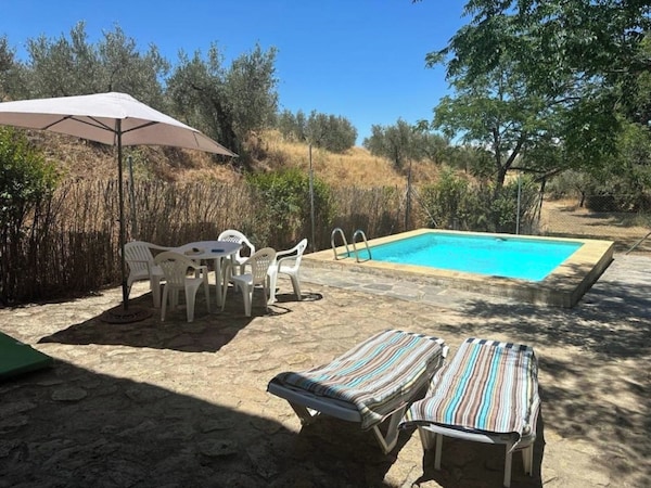 Casa Rural 'La Casa Del Palomar' Con Vistas A La Montaña, Piscina Compartida Y Wi-fi - La Zubia