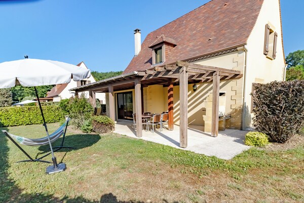Holiday Home 'Rose' With Shared Pool, Wi-fi And Air Conditioning - Castelnaud-la-Chapelle