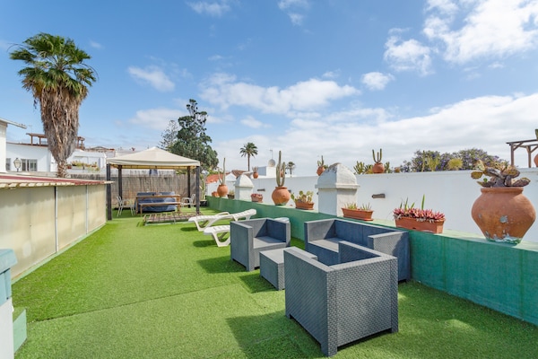 Casa De Vacaciones 'San Francisco 1' Con Vistas A La Montaña, Terraza Privada Y Wi-fi - Telde