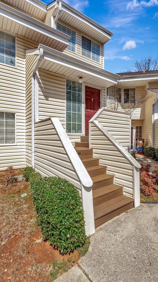 Bohemian Midcity/3 Minutes From Midcity Huntsville/updated Condo/outdoor Balcony - Huntsville, AL