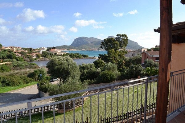 Holiday Home 'Orizzonti 34' With Sea View, Private Terrace And Air Conditioning - Golfo Aranci