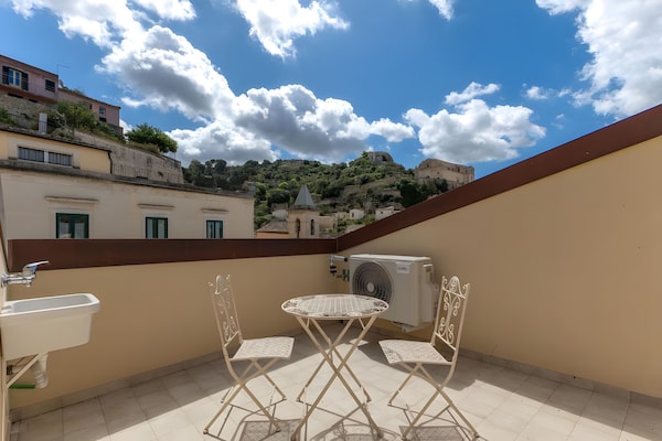 Apartment 'Liolà' With Mountain View, Wi-fi And Air Conditioning - Scicli