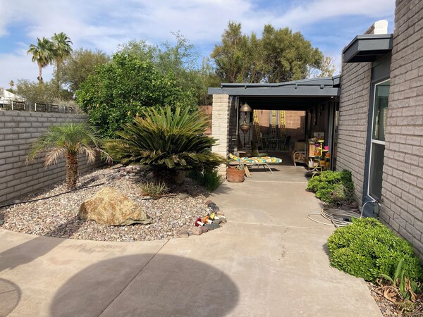 Desert Dreamscape! Mid Century Modern Atomic Ranch With Pool & Mountain Views - Tucson, AZ