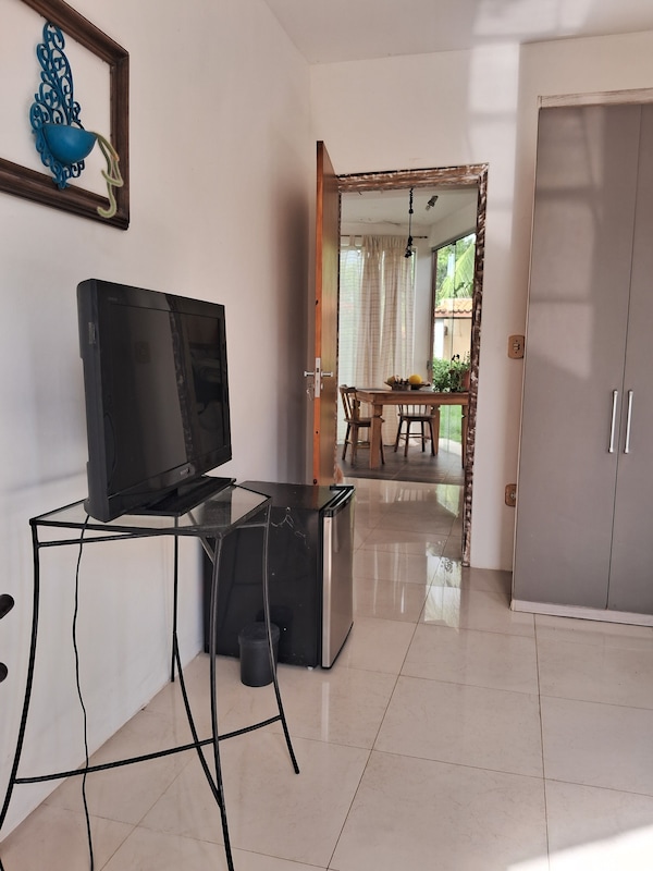 Comfortable Room With Air Conditioning, Minibar, Exclusive Bathroom, 700m From The Beach - Lauro de Freitas