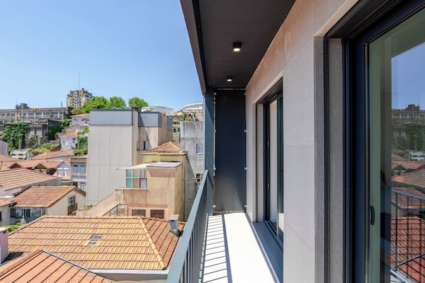 Hostwise - Lovely Flat W/ Balcony - Oporto
