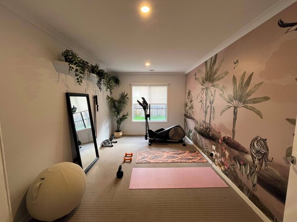 Spacious 5br Home W/ Kids Room, Gym & Office. Pet-friendly! - City of Wyndham