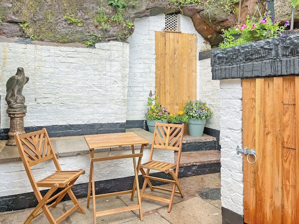 2 Bedroom Accommodation In Leek - Rudyard Lake