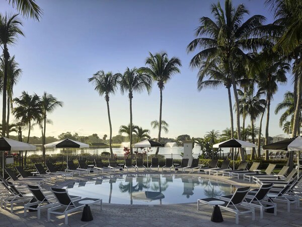 Pool View Room Two Queen Room At Pga National Resort - Outdoor Fun! - West Palm Beach, FL