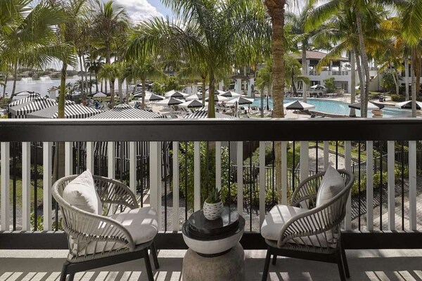 Pool View King Room At Pga National Resort - Sports Courts And Kid Fun - Jupiter, FL