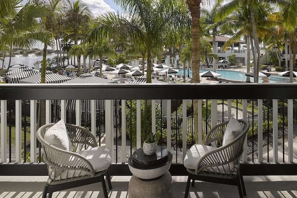 Pool View King Room At Pga National Resort - Sports Courts And Kid Fun - Jupiter, FL