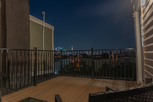 High-end Hideaway: Rooftop With Nyc Views, We Pay Half Parking, Sleep 9, 20% Off - Hoboken, NJ