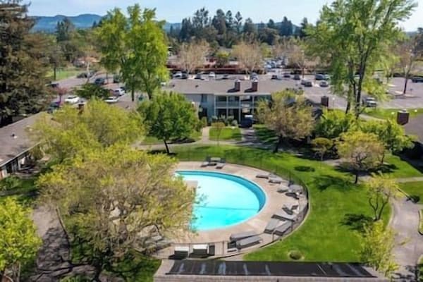 Stylish Silverado Condo Retreat In Napa - Caymus Vineyards, Rutherford