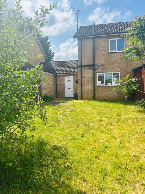 Tranquil 3br Retreat | Pet-friendly + Free Parking - Peterborough