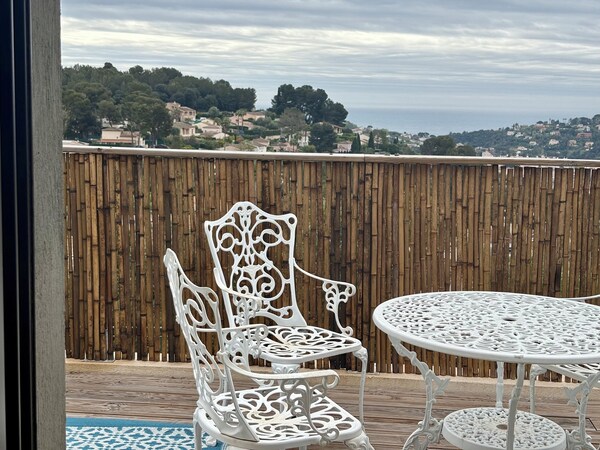 Quiet Villa With Sea View, Ideally Located Between Cannes And Juan-les-pins - Vallauris