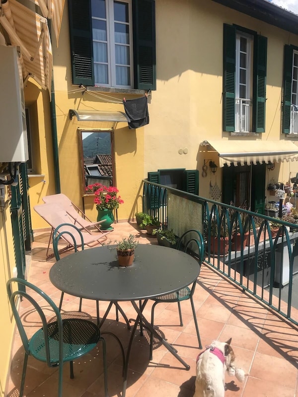 Vacation House Gerenzone Quiet Apartment With Large, Well-exposed Terrace. - Lecco