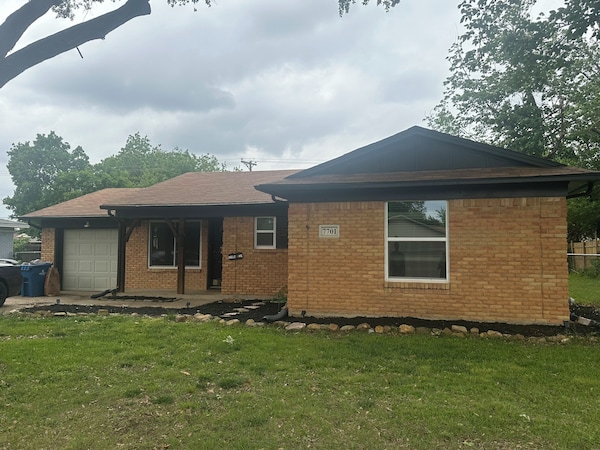 Charming 3-bedroom House In North Richland Hills With Wifi, Ac - Grapevine, TX