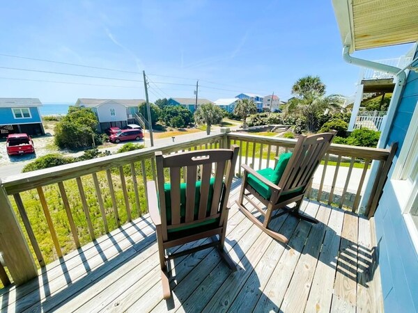 Ocean Views & Wagging Tails  Classic Beach Vibes Await - Emerald Isle, NC