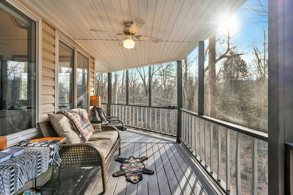 Curated Forest Escape: Spa, Pool, Lake- Poconos & Narrowsburg, Ny - Pocono Mountains, PA