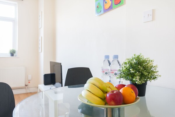 Modern 1 Bedroom Apt - Flat 5 - Waterloo Station - London
