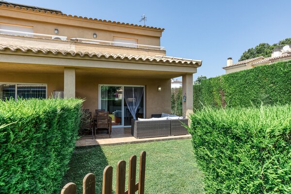 Maison De Vacances 'Casa Con Piscina' Avec Vue Sur Les Montagnes, Wi-fi Et Climatisation - L'Escala