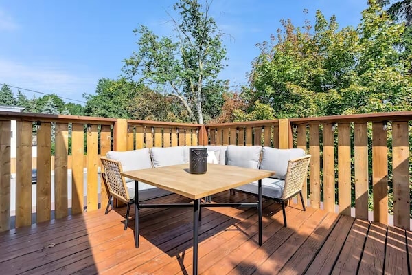 Bright & Modern Loft W/ Patio, By Falls & Wineries - Saint Catharines