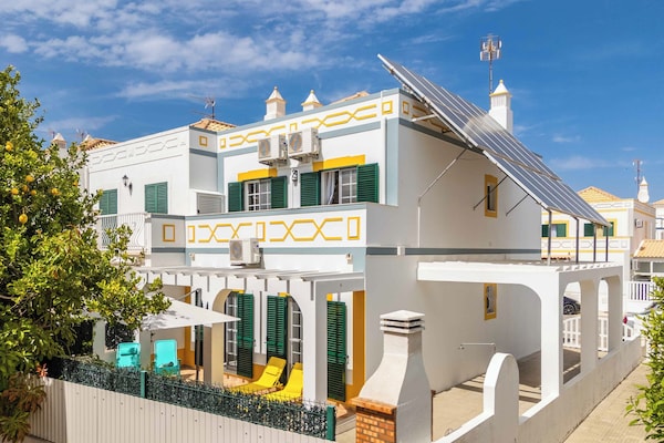 Casa Safira\nbeautiful Townhouse, Located Just A Five-minute Walk From The Beach. - Monte Gordo