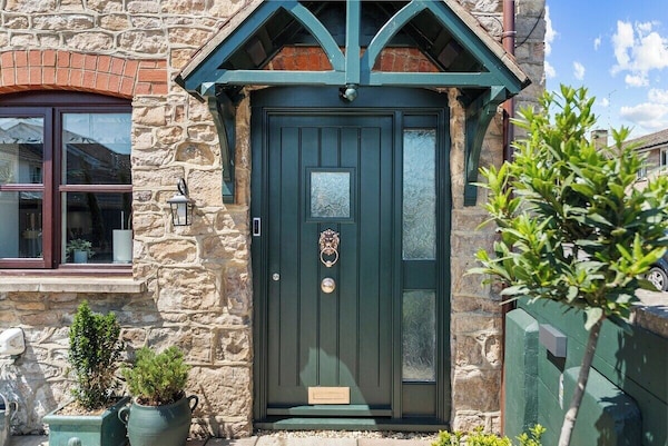 Gorgeous 3 Bed, 225 Year Old Cottage - Clevedon, UK