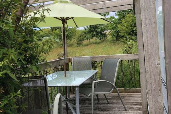 Unique Caravan In A Beautiful Wildflower Meadow. Private And In A Peaceful Area. - Sennen