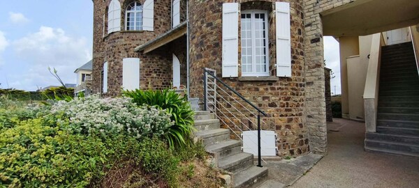 Appartement Au Château Avec Terrasse - Barneville-Carteret