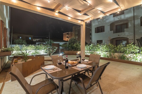 Bright One-bedroom Apartment With Large Garden A Few Steps From The Olbia Waterfront - Olbia