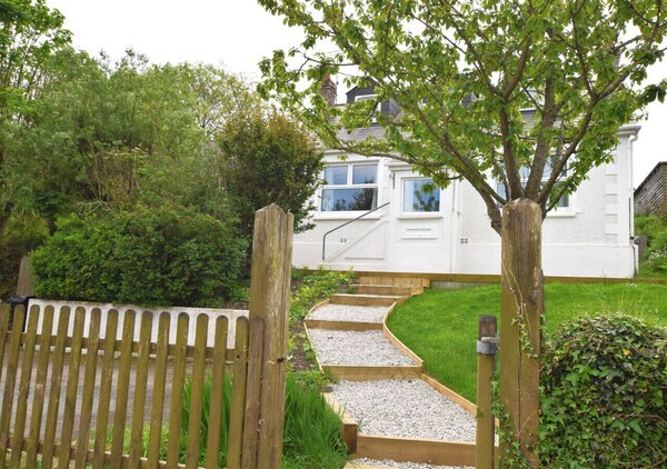 Chyvarloe - Five Bedroom House, Sleeps 10 - Newquay