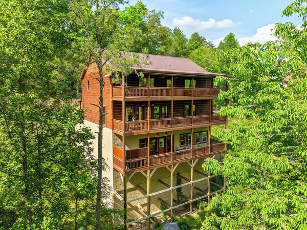 Side By Side Cabins - Sleeps 48 - Close To Pigeon Forge - Indoor Pools And Games - Sevierville, TN