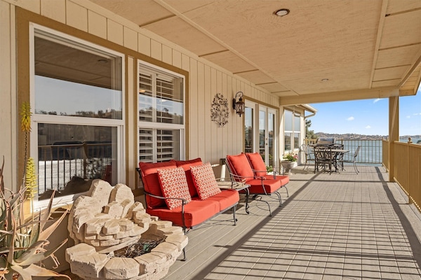 Peaceful Lakeside Retreat On Millerton Lake ~ Spa ~ Gameroom ~ 3 Bedroom - Millerton Lake State Recreation Area, Friant