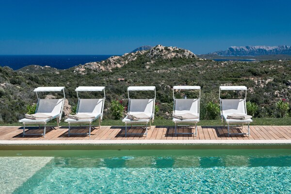 Villa 'Lara' Mit Meerblick, Wi-fi Und Klimaanlage - Arzachena