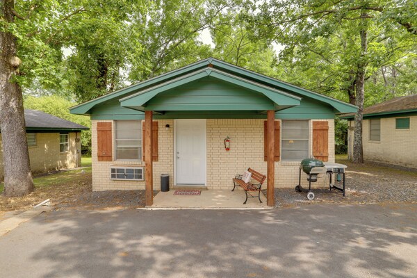 Outdoor Entertainment Areas: Greers Ferry Cottage! - Heber Springs, AR